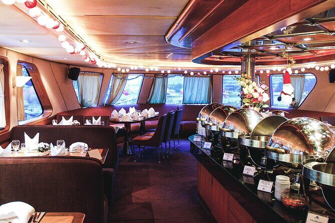 Grand Pearl: Luxury Dinner Cruise with Live Entertainment - Who Should Consider This Experience?