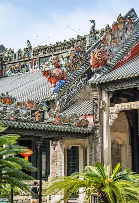 Guangzhou: Ancestral Hall Tour with Local Street Food Walk - Culinary Stroll along Xihua Road