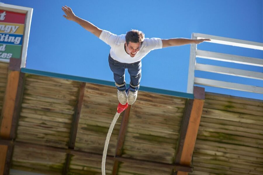 Hanmer Springs: 35-Meter Bungy Jump off Waiau Bridge - The Experience in Detail