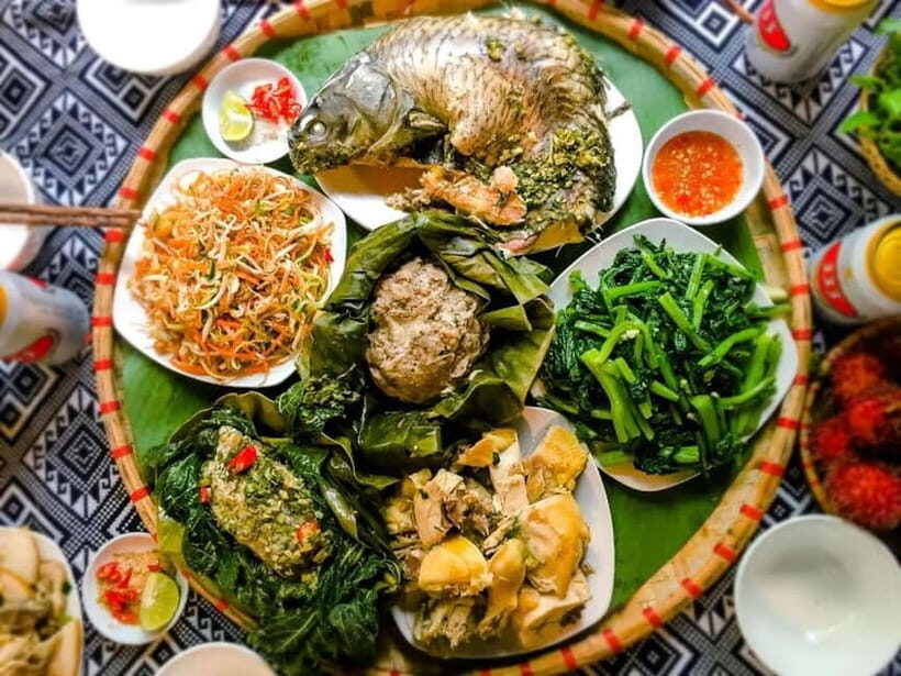 Hanoi: Mai Chau Valley Day Tour - Authentic Lunch & Cycling - Exploring Ethnic White Thai Villages