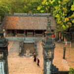 Hanoi-Ninh Binh: Tam Coc/Trang An & Mua Cave Trip with Lunch - Exploring Hoa Lu’s Surroundings
