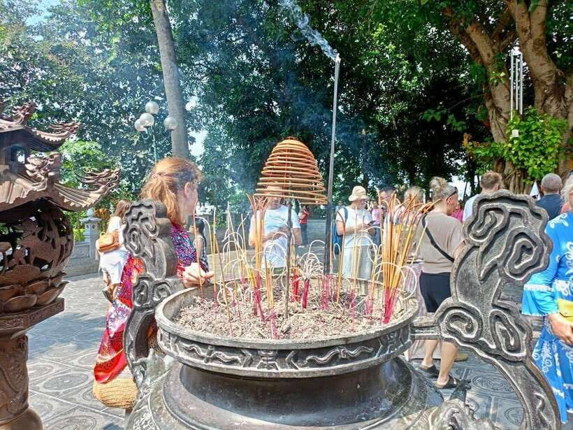 Hanoi Old Quarter City Sightseeing Tour With Funny Guide - Markets and Local Life