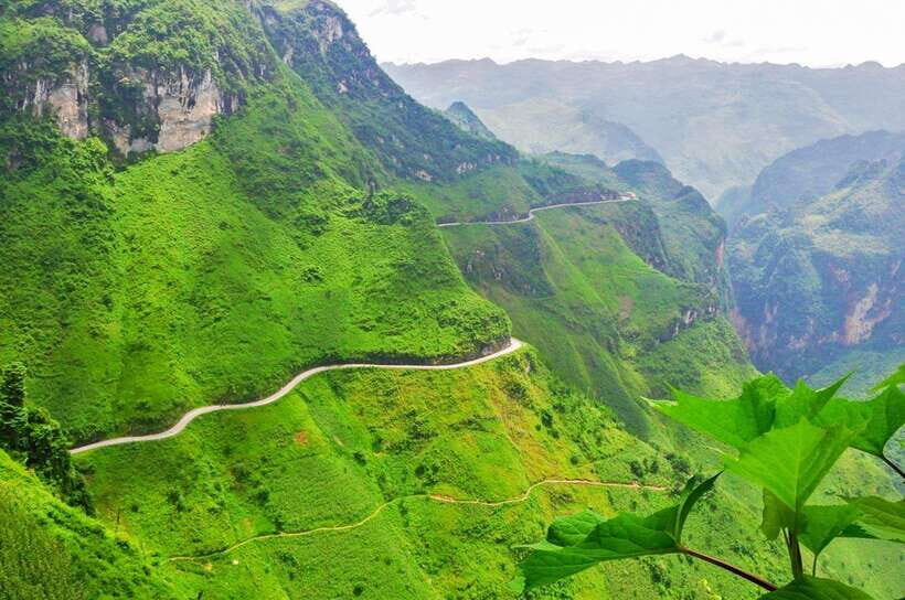 Hanoi:The Loop Tour in Ha Giang 3 days with local easy rider - Day 1: From Hanoi/Sapa to Yen Minh