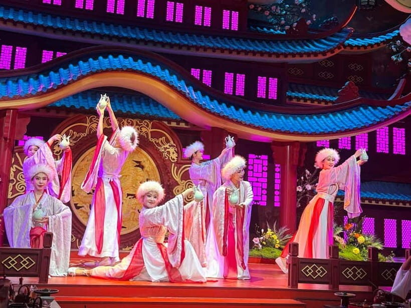 Harbin: Dinner Show with Costumes and Performances - The Costume and Performance Experience
