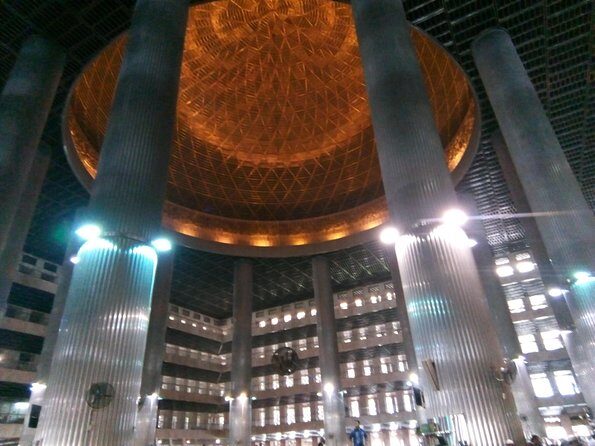 Harmony and Beauty Indonesia Tour RECOMMENDED - Batik Shopping at Rumah Batik Danar Hadi