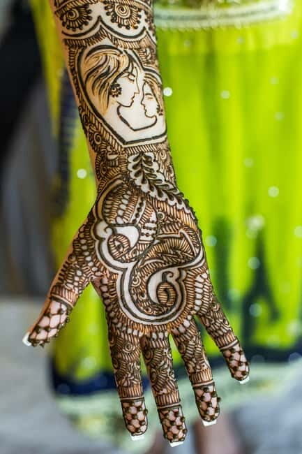 Henna on hands in Jaipur - Why You’ll Love It