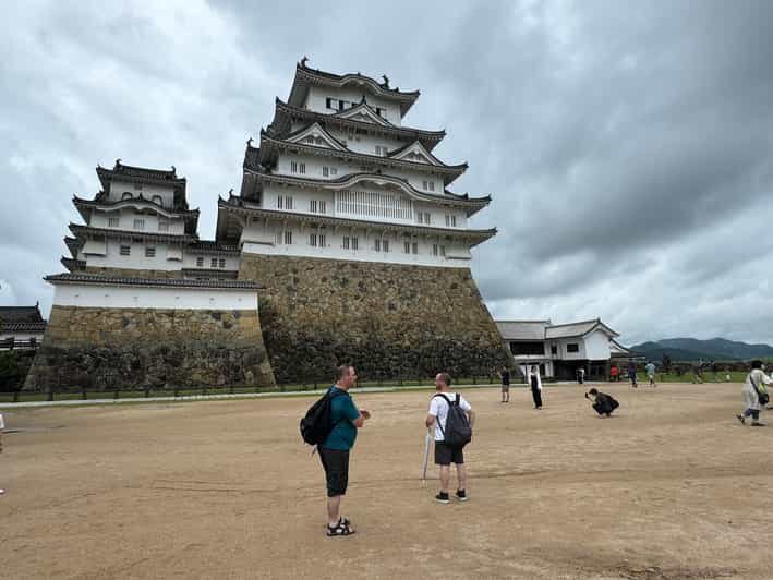 Himeji: Himeji Castle & Kokoen Garden 3.5-Hour Guided Tour - Exploring Kokoen Garden