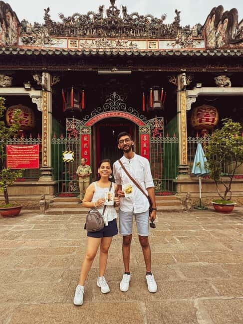 Ho Chi Minh City Tour with Colonial Heritage and Chinatown - Transport, Group Size, and Food