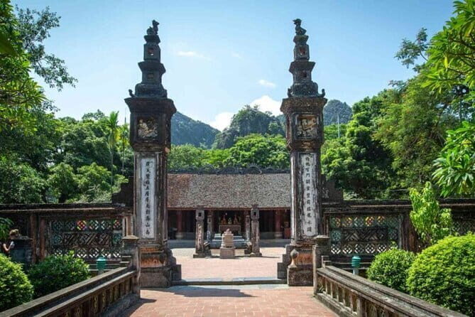 Hoa Lu-Trang An Day Tour Depart From Hanoi With Limousine & Lunch - A Delicious Vietnamese Lunch