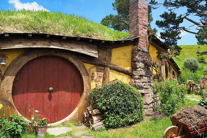 Hobbiton Lord Of Rings Movie Set tour Private Driver - The Experience in Detail