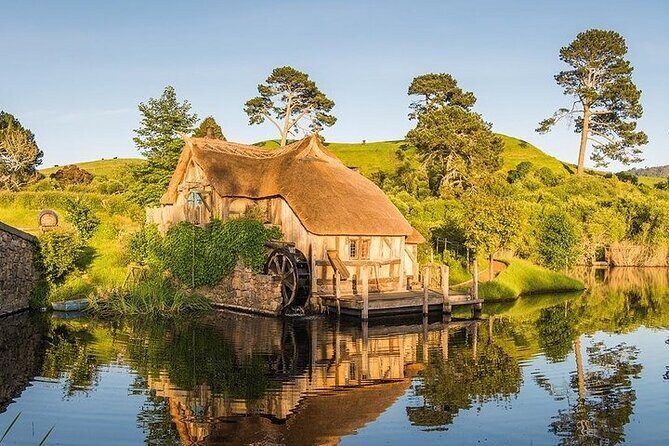 Hobbiton Movie Set and Waitomo Glow Worm Caves Tours Private SUV - Why This Tour Offers Great Value