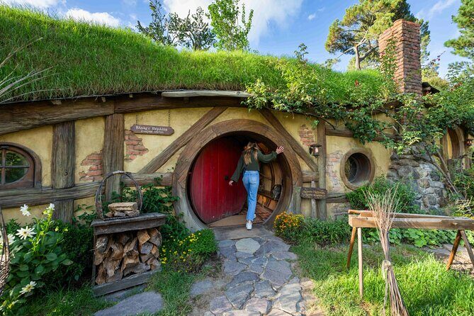Hobbiton Movie Set Small Group Day Tour from Auckland - What the Tour Includes and What You Should Know