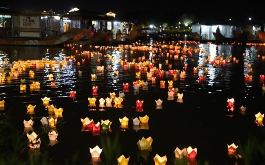 Hoi An : Night Boat Trip and Floating Lantern on Hoai River - What to Expect on the Tour