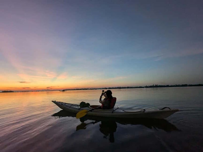 Hoi An: Sunset Kayaking Tour to Lantern Town - The Versatility and Value of the Tour