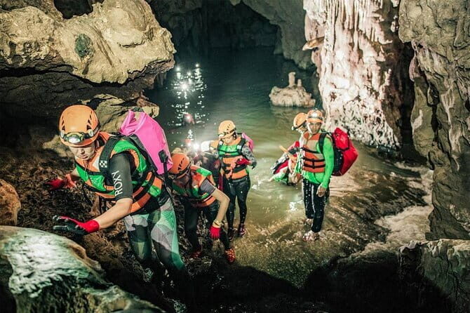 Hue  Paradise cave Group tour - Lunch in Phong Nha