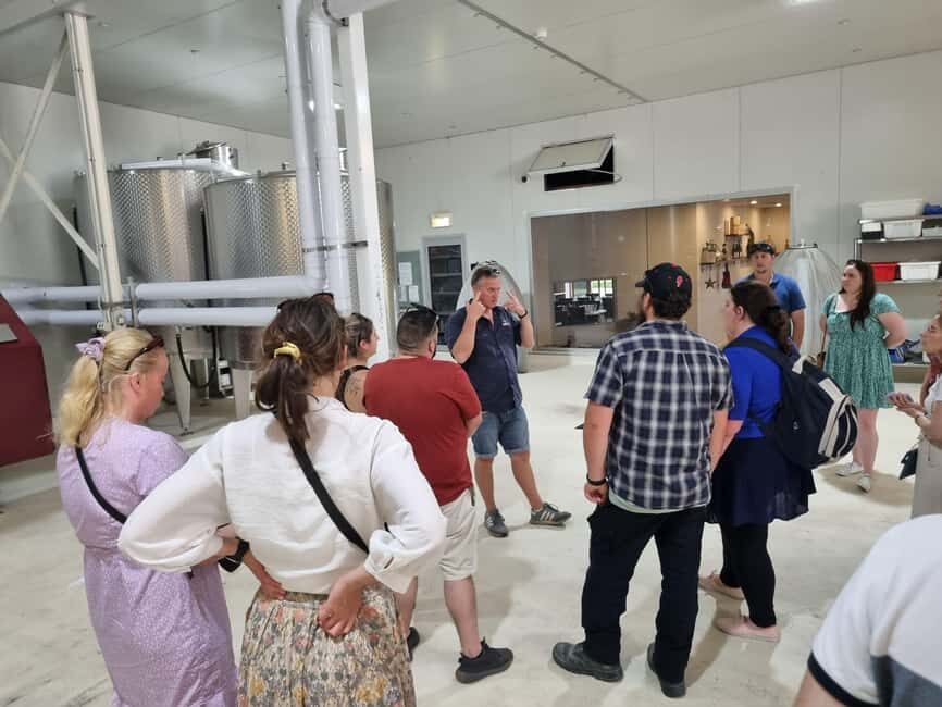 Hunter Valley: Wine, Gin, Cheese and Chocolate Tour - The Lunch