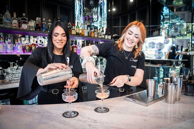 Immersive Bar Experience and Drinks - The Experience Itself: A Closer Look