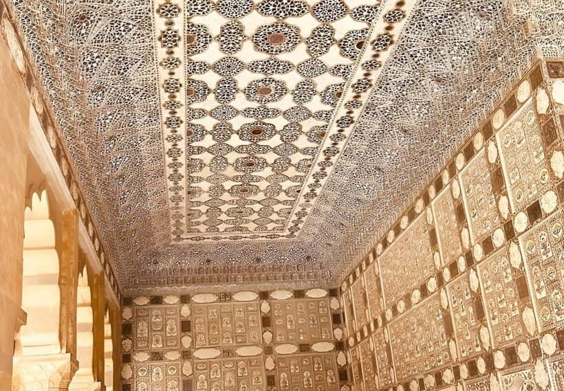 Jaipur: Amber Fort Heritage Walking Tour with Guide - Exploring the Main Courtyards and Halls