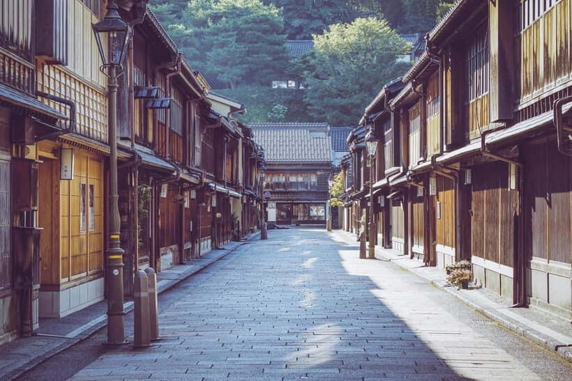 Kanazawa: Daimyo Villa and Kenrokuen Garden Geisha Tour - What to Expect