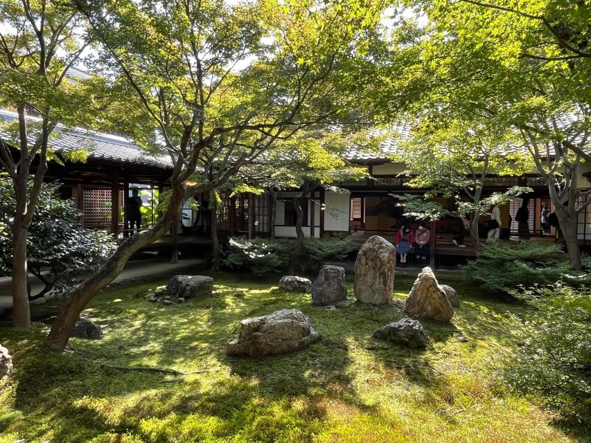 Kiyomizu Temple and Backstreet of Gion Half Day Group Tour - How the Experience Feels
