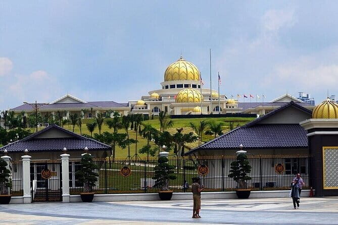 Kuala Lumpur Full Day City Tour with Petronas Twin Tower Tickets - Who Will Love This Tour?