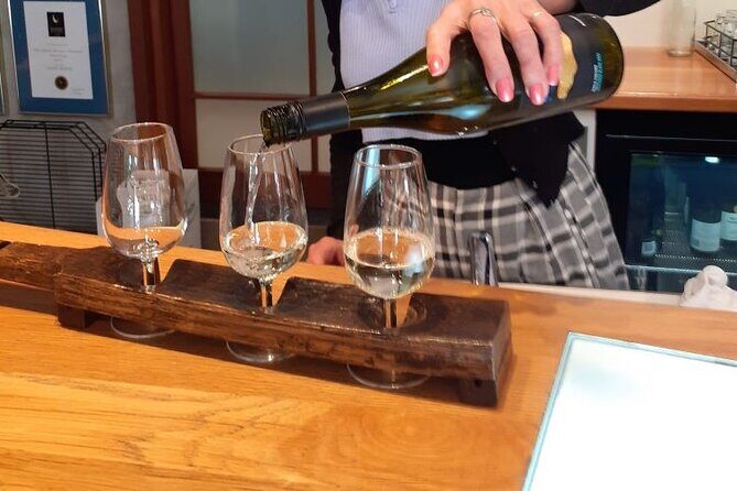 Kumeu Winery Boutique Tour with Gourmet Lunch from Auckland - Practical Details and What to Expect