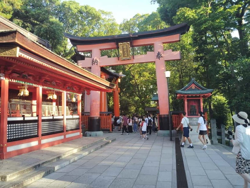 Kyoto: 1.5-Hour Guided Tour of Fushimi Inari Shrine - The Experience from the Guides