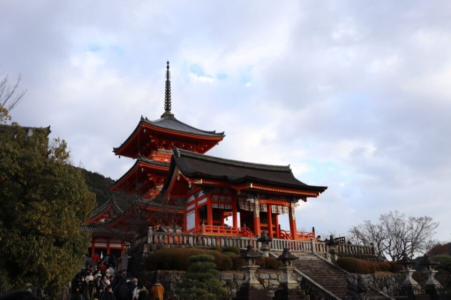 Kyoto: Fushimi Inari-taisha y Kiyomizu-dera (Spanish Guide) - The Value of the Tour