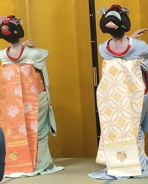 Kyoto: Gion Geisha District with Souvenir and Snack - What Does the Itinerary Cover?