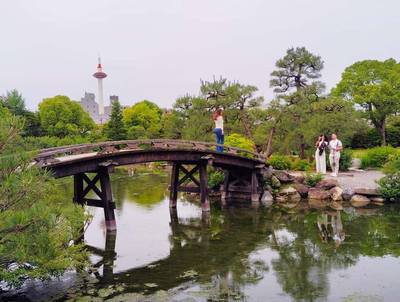 Kyoto: Higashi Hongan-ji Temple & Shsei-en Garden Walk Tour - The Hidden Oasis: Shsei-en Garden