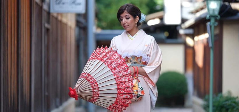 Kyoto Kimono Rental mimosaKimono/Yukata Rental Ladies Plan - Location—Why It Matters