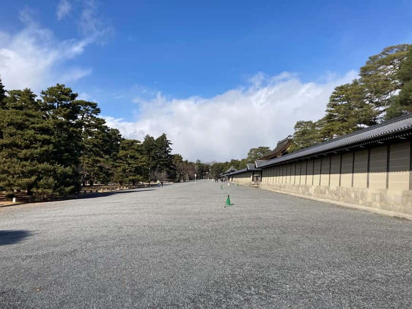 Kyoto: Nijo Castle and Kyoto Imperial Palace Guided Tour - Discovering Kyoto’s Heart: Nijo Castle and Imperial Palace