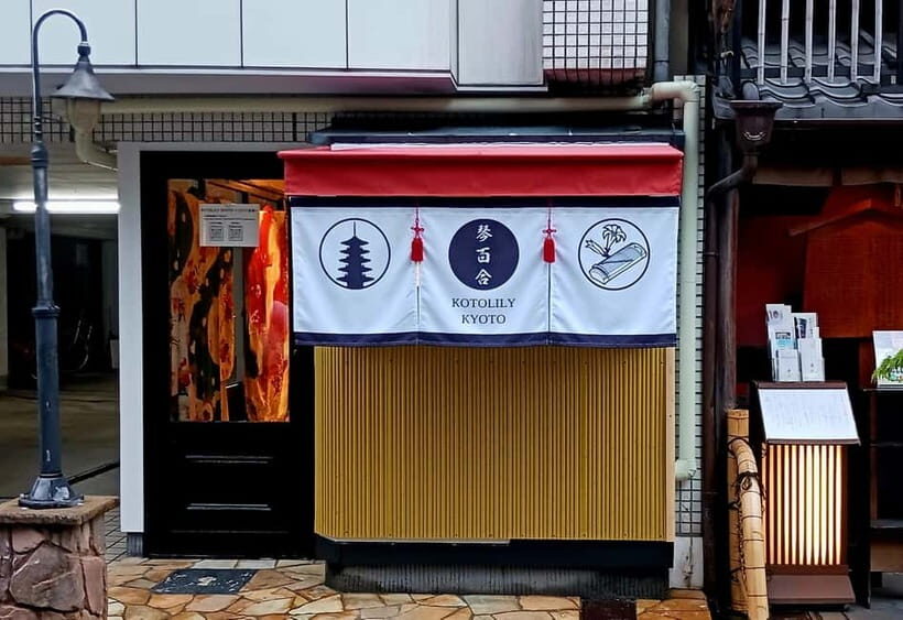 Kyoto: Nishiki Market Tea Ceremony with Koto Performance