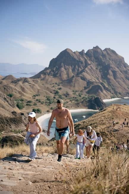 Labuan bajo: One Day Komodo Private & Shared Speedboat Trip - The Itinerary in Detail: What to Expect on a Day in Komodo