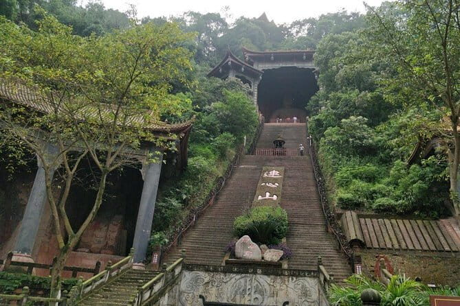 Leshan Giant Buddha and Oriental Buddha park one day tour - Authenticity and Practical Tips