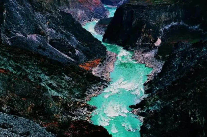 Lijiang to Shangri-La HuXiang Road Private Scenic Tour - Tiger Leaping Gorge: A Natural Wonder