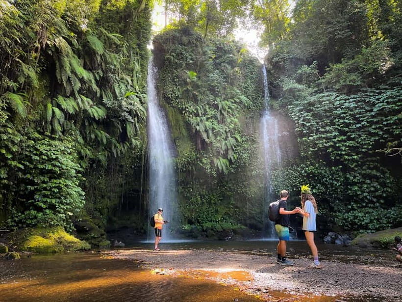 Lombok: Benang Stokel and Kelambu Falls Tour & Beach Sunset - Cultural Immersion at Sukerara Weaving Village
