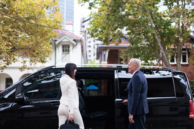 Luxury Airport Transfer to Melbourne CBD - The Booking Process and Communication