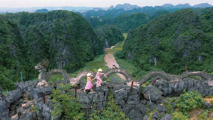 Luxury Limousine Tour: Hoa Lu, Trang An/Tam Coc & Mua Cave - Authenticity and Value