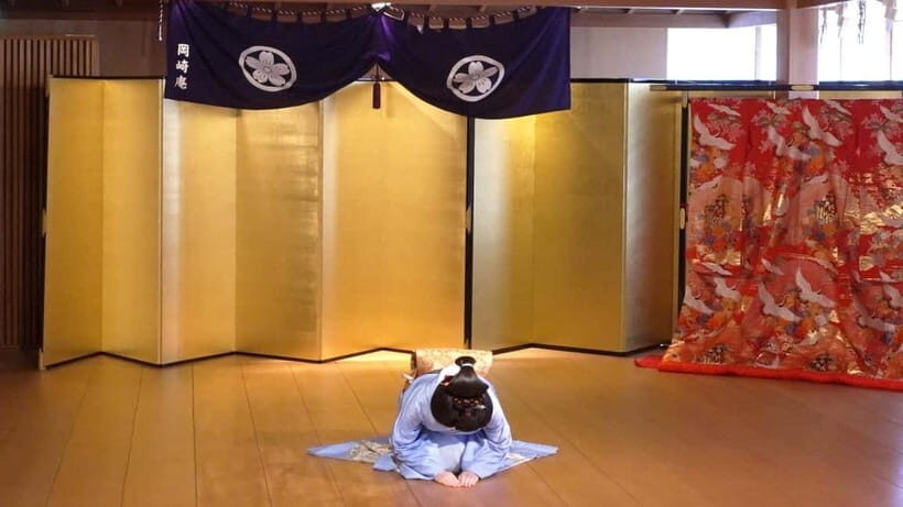Maiko on the Noh Stage  Dance with Live Shamisen by Jikata - Key Points