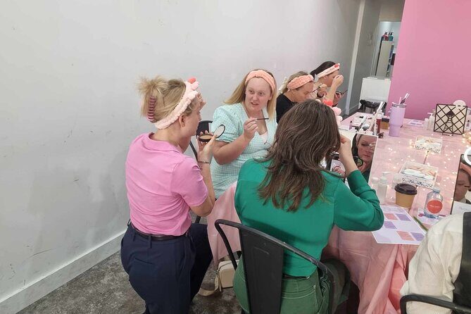 Makeup and Sip Experience with a Professional - Who Will Appreciate This Experience?