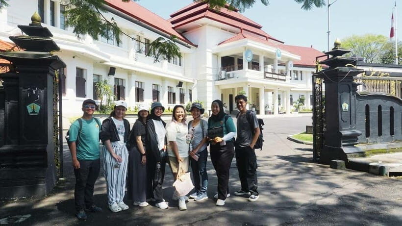 Malang: City Highlights Walking Tour - What to Expect: An Authentic Walk Through Malang