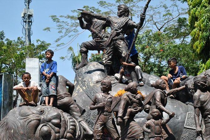 Malang local life kampong walking tour - city highlights in between // 4 - 6 hrs - FAQs
