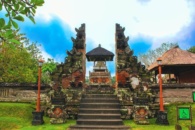 Mengwi Temple, Monkey Forest, Tanah Lot & Royal Balinese Dinner - Who Will Benefit Most?