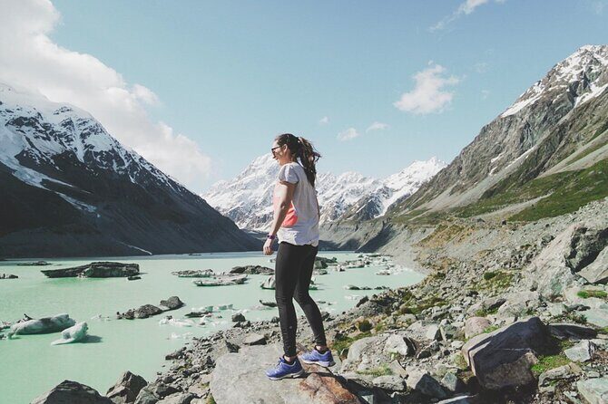 Mount Cook Small Group Scenic Tour & Helicopter Experience - Charming Stops and Scenic Highlights