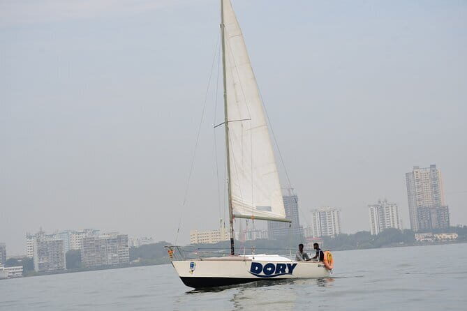 Mumbai Bay Breeze Sail on a Compact Yacht Experience - What Makes This Tour Special?