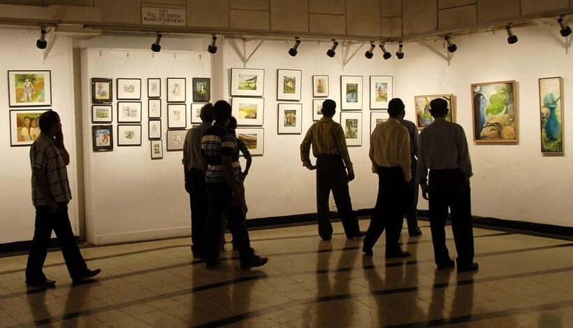 Mumbai: Colaba Art Galleries Guided Walking Tour - Practical Details and Value