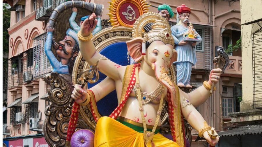 Mumbai: Heritage Highlights Walking Tour with Food Tasting - What to Expect and Practical Details