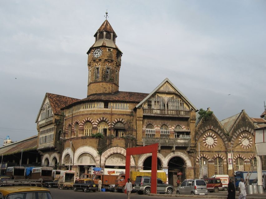 Mumbai Market Walking Tour - Detailed Breakdown of the Itinerary