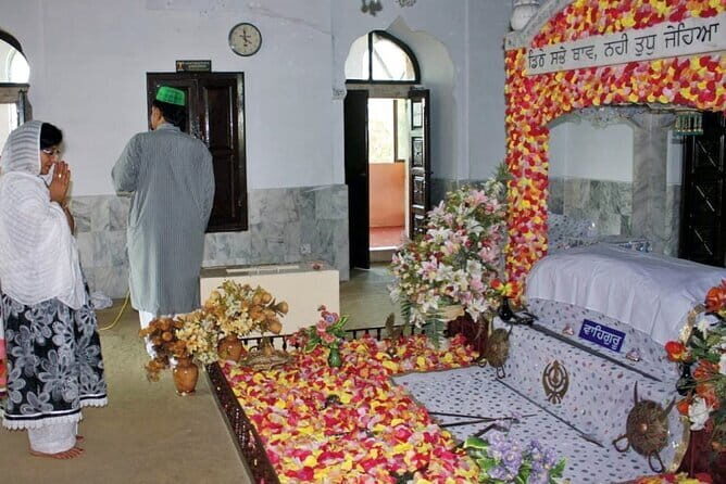 Nankana Sahib Gurdwara One Day Guided Tour - The Journey Begins: Comfort and Convenience